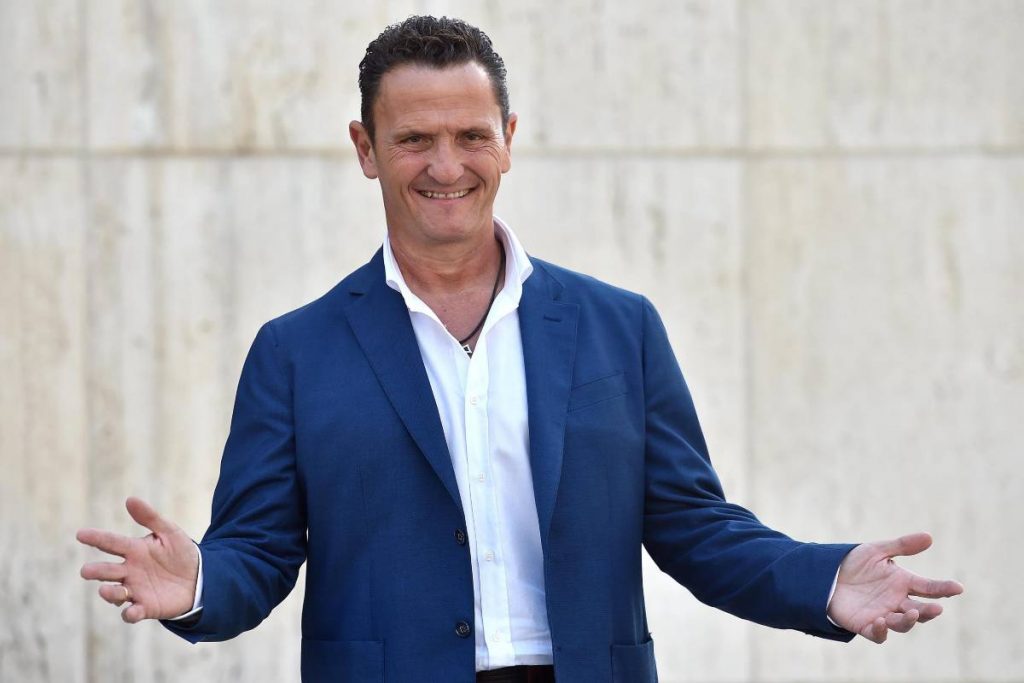 Enzo Salvi, il gesto della nuora fa emozionare tutti: il messaggio ...