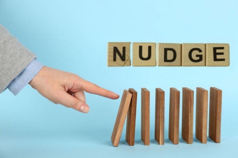 Nudging, è questo che ti spinge a fare sempre la scelta sbagliata ...
